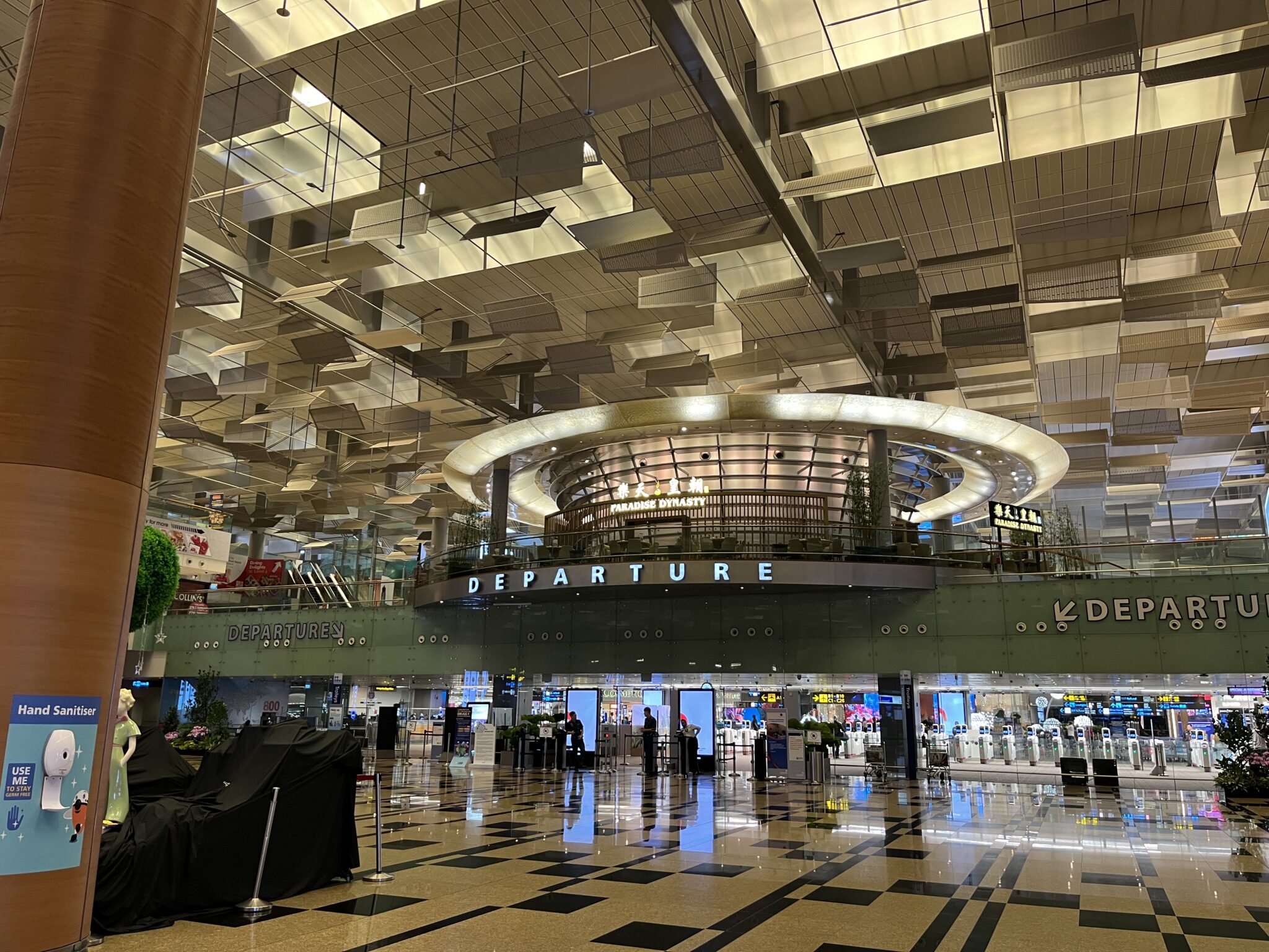 シンガポール＆台湾 旅行記 2024年7月④ 3日目 シンガポール航空 ビジネスクラス SQ874 シルバークリスラウンジ ターミナル3 ...